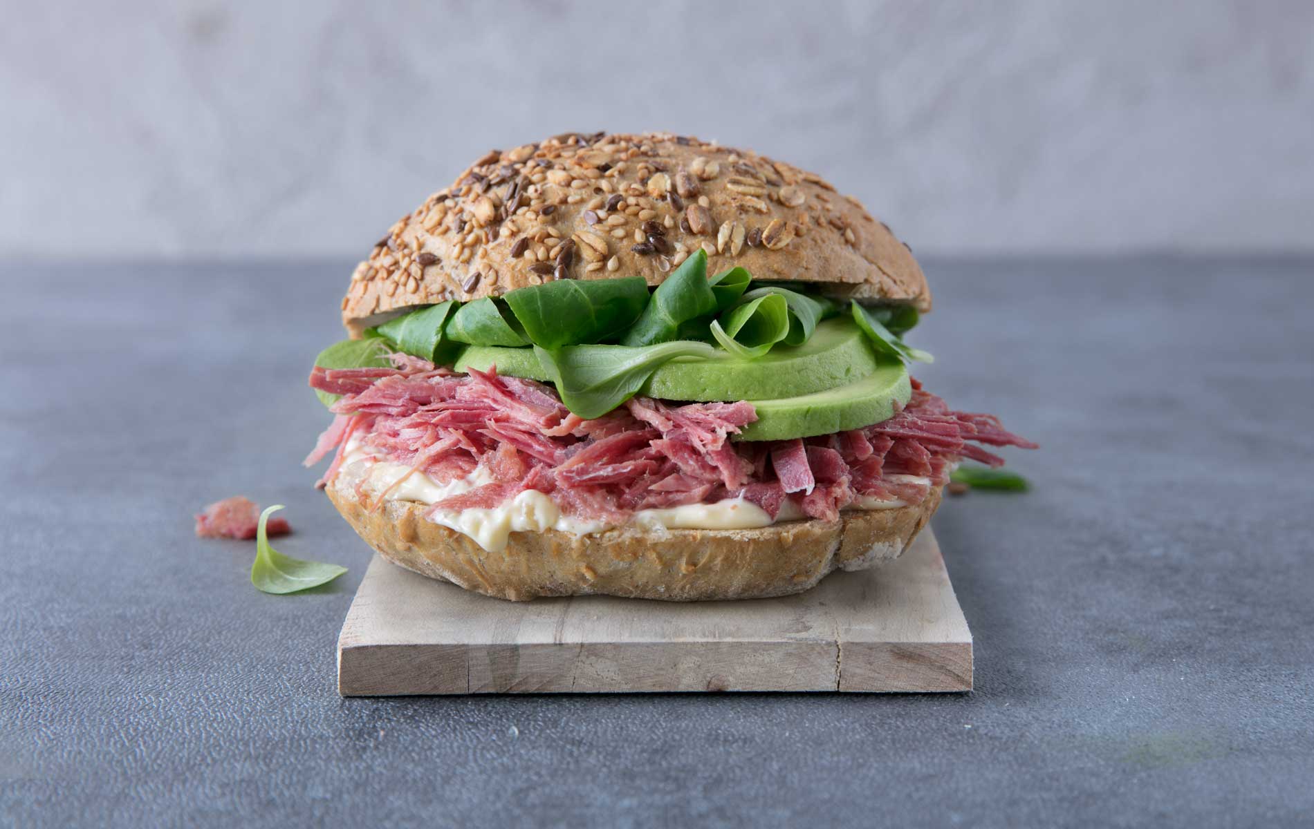 Panino ai cereali, Simmenthal e avocado - Simmenthal