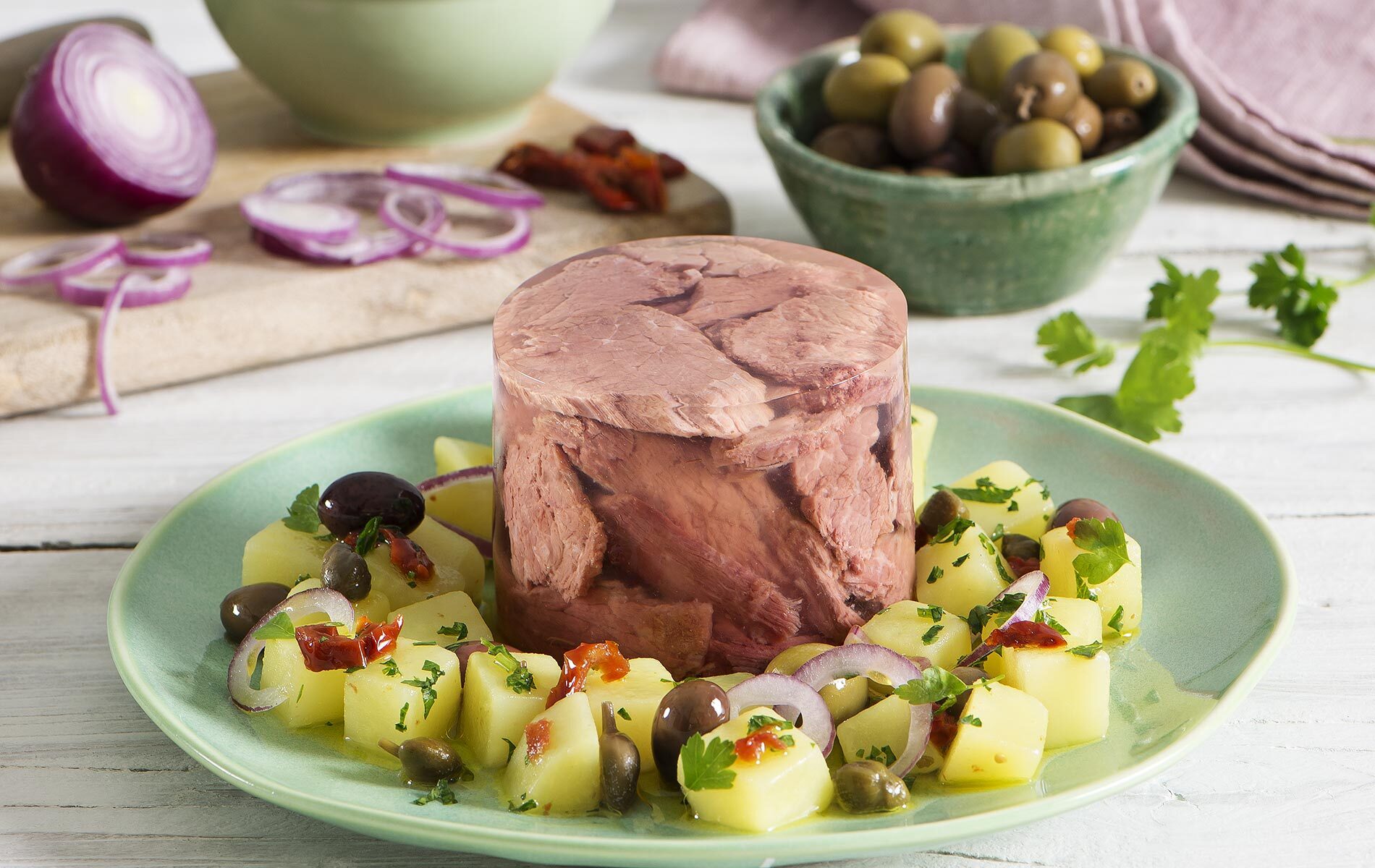 Simmenthal con insalata di patate e olive - Simmenthal